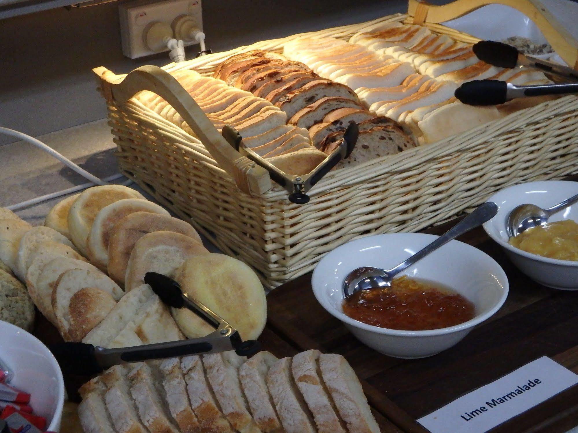 HOTEL COUNTRY COMFORT NEWCASTLE AIRPORT & CONVENTION CENTRE | ⋆⋆⋆ ...